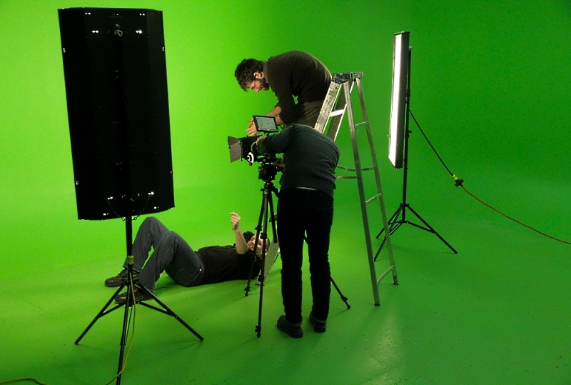Green Screen Infinity Wall – filming | QED Media